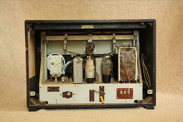 Raspberry Pi infused vintage radio | HiFiBerry